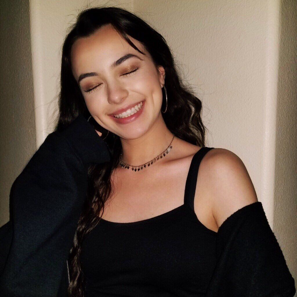 Fake Dimples Makeup in 3 Simple Steps